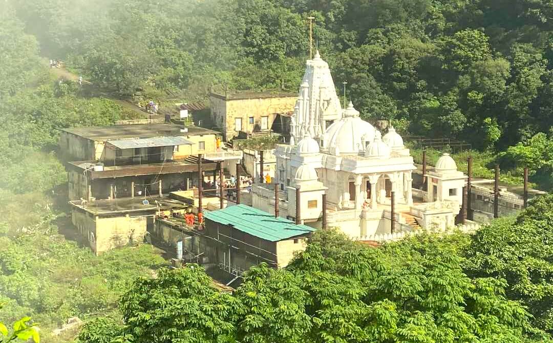 Sammed Shikharji Yatra: A Spiritual Journey