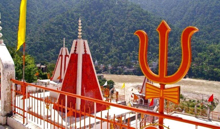 Top 10 Temples to Visit in Rishikesh for a Spiritual Experience ...