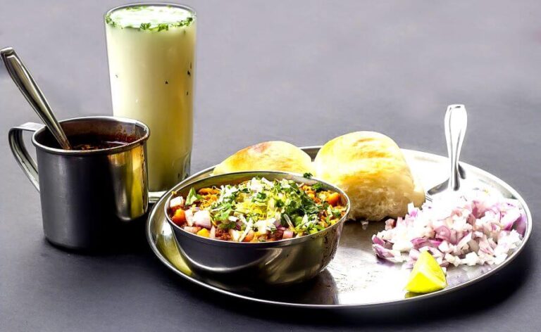 Top 20 Mumbai Street Foods You Must Try - Vardhman Vacations