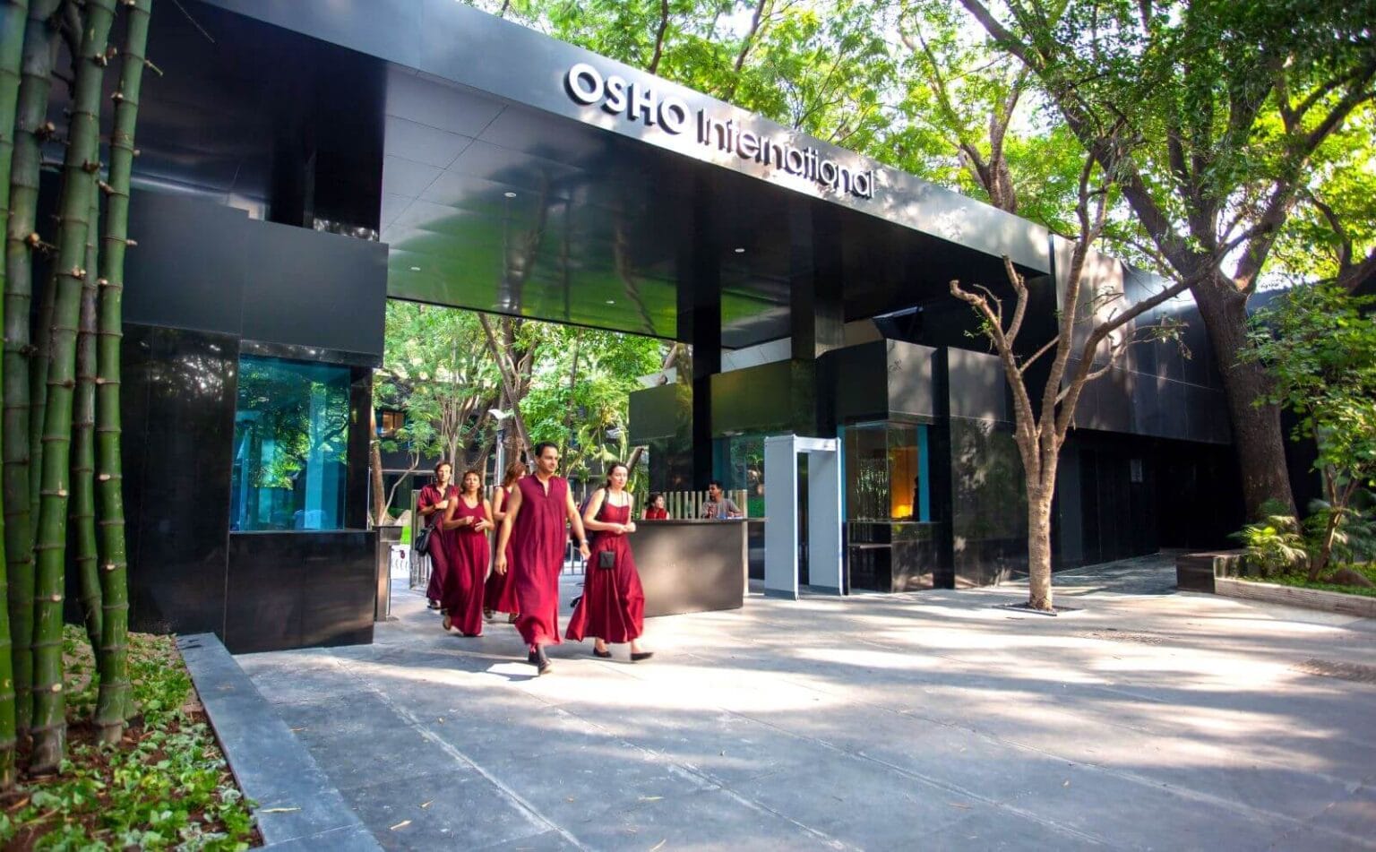 Top 15 Ashrams in India for Spiritual Retreat & Meditation