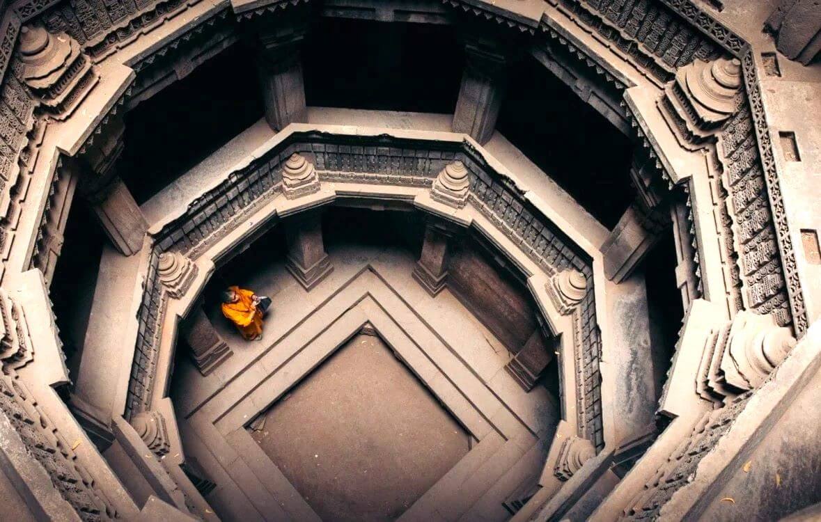 Popular Stepwells in India | Ancient Baolis & Vavs to Visit