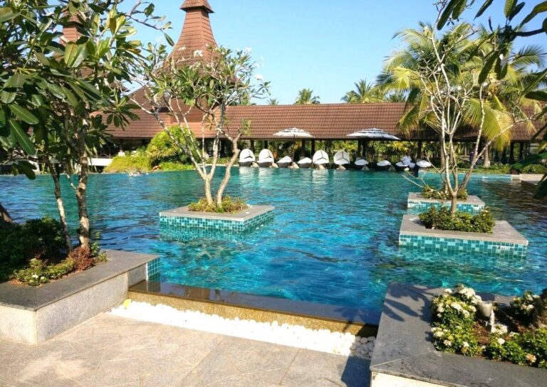 15 Best Luxury Spa Resorts in South India | Relax & Rejuvenate