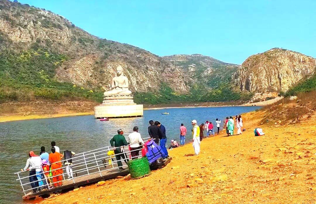 Tourist Places in Rajgir: Temples, Caves, Hot Springs & Nature Safari