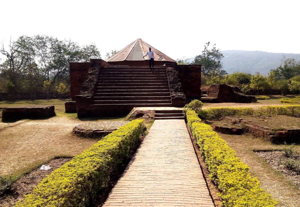 Tourist Places in Rajgir: Temples, Caves, Hot Springs & Nature Safari
